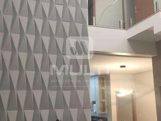 Casa / Sobrado em Condomínio para Venda em Uberlândia/MG Grand Ville 4 Quartos