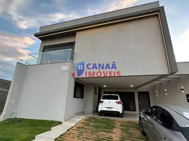 Casa / Sobrado em Condomínio para Venda em Uberlândia/MG Grand Ville 4 Quartos