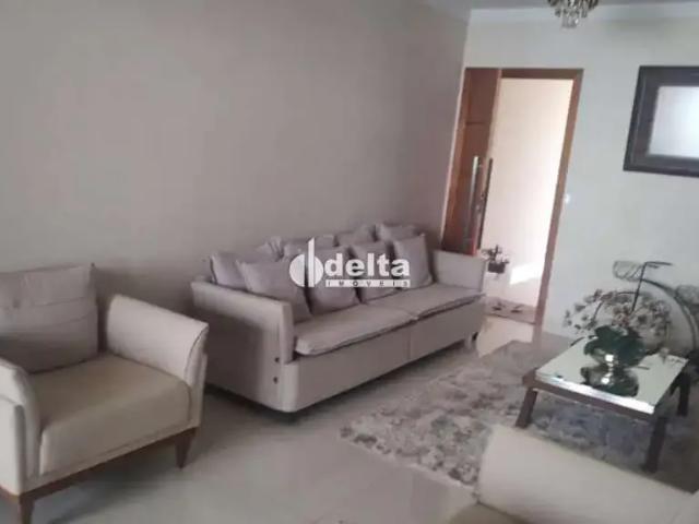 Casa / Sobrado em Condomínio para Venda em Uberlândia/MG Jardim Califórnia 3 Quartos