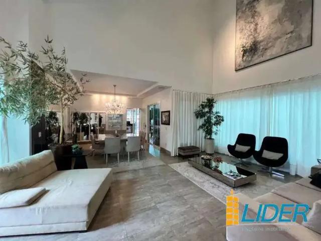 Casa / Sobrado em Condomínio para Venda em Uberlândia/MG Jardim Karaíba 4 Quartos