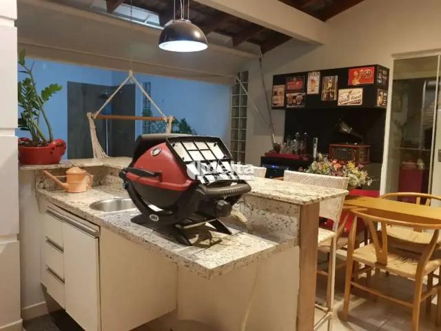 Casa / Sobrado em Condomínio para Venda em Uberlândia/MG Jardim Inconfidência 4 Quartos