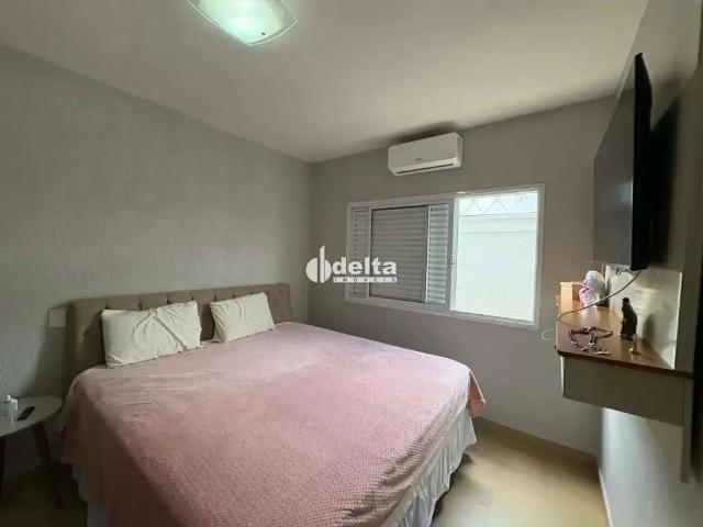 Casa / Sobrado em Condomínio para Venda em Uberlândia/MG Jardim Inconfidência 3 Quartos