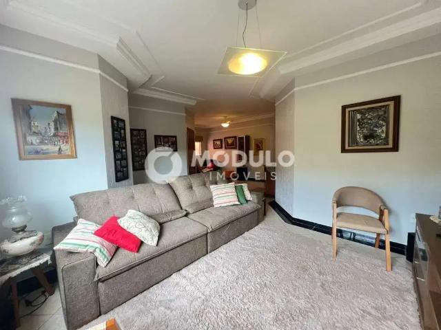 Casa / Sobrado em Condomínio para Venda em Uberlândia/MG Jardim Inconfidência 3 Quartos