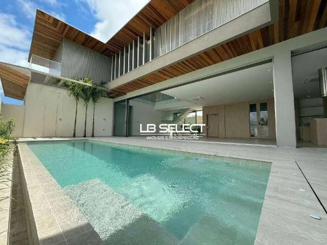 Casa / Sobrado em Condomínio para Venda em Uberlândia/MG Jardim Versailles 5 Quartos