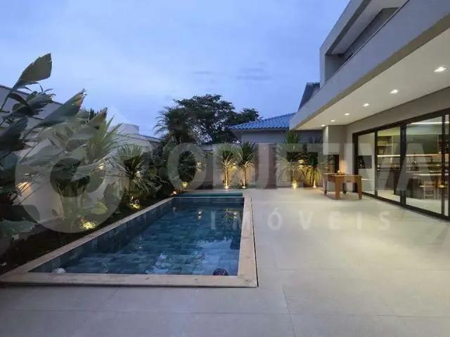Casa / Sobrado em Condomínio para Venda em Uberlândia/MG Jardim Versailles 3 Quartos