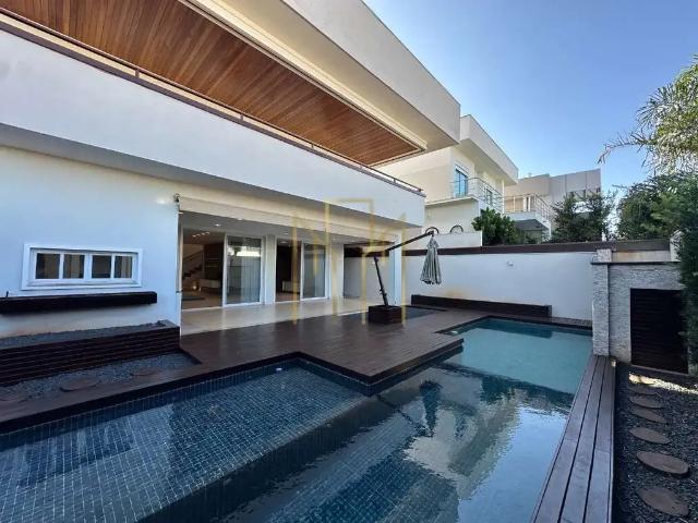 Casa / Sobrado em Condomínio para Venda em Uberlândia/MG Jardins Gênova 4 Quartos
