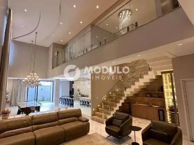Casa / Sobrado em Condomínio para Venda em Uberlândia/MG Laranjeiras 5 Quartos