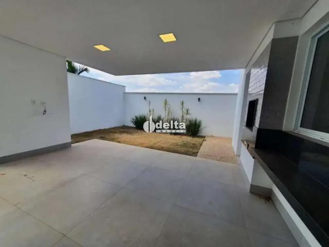 Casa / Sobrado em Condomínio para Venda em Uberlândia/MG Laranjeiras 3 Quartos