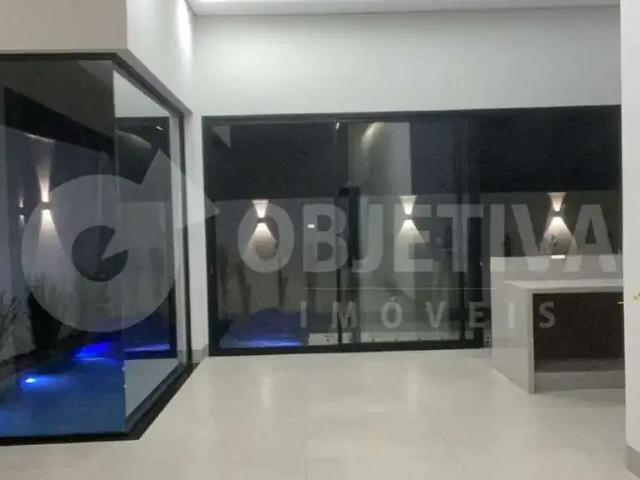 Casa / Sobrado em Condomínio para Venda em Uberlândia/MG Laranjeiras 3 Quartos