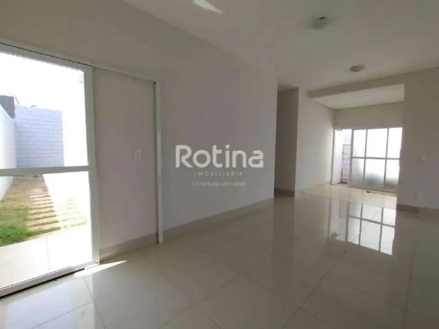 Casa / Sobrado em Condomínio para Venda em Uberlândia/MG Laranjeiras 3 Quartos