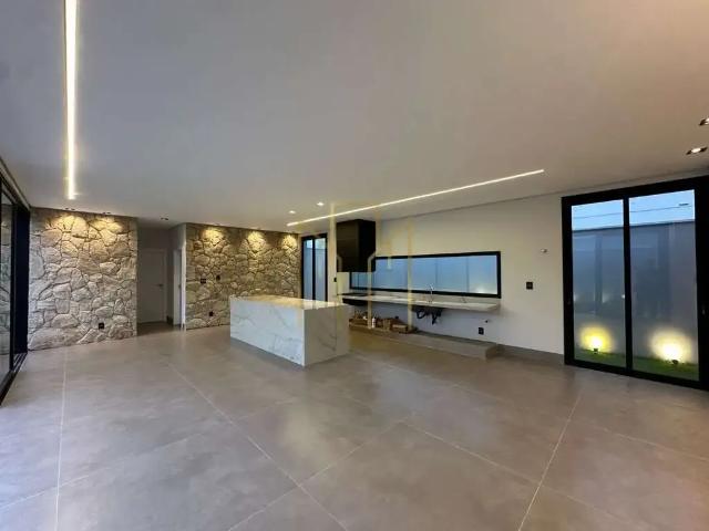Casa / Sobrado em Condomínio para Venda em Uberlândia/MG Laranjeiras 3 Quartos