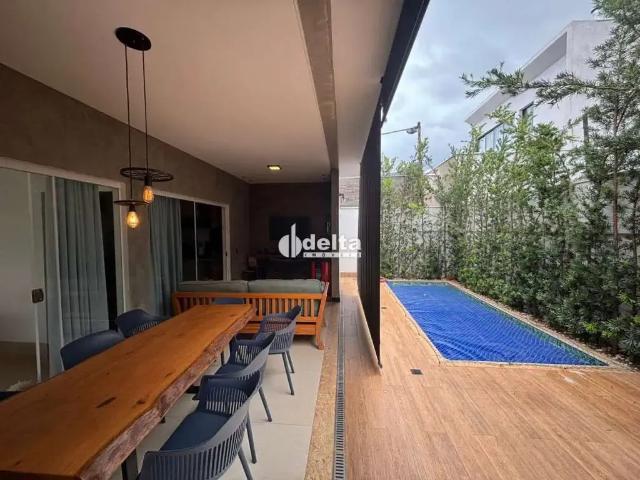 Casa / Sobrado em Condomínio para Venda em Uberlândia/MG Laranjeiras 3 Quartos