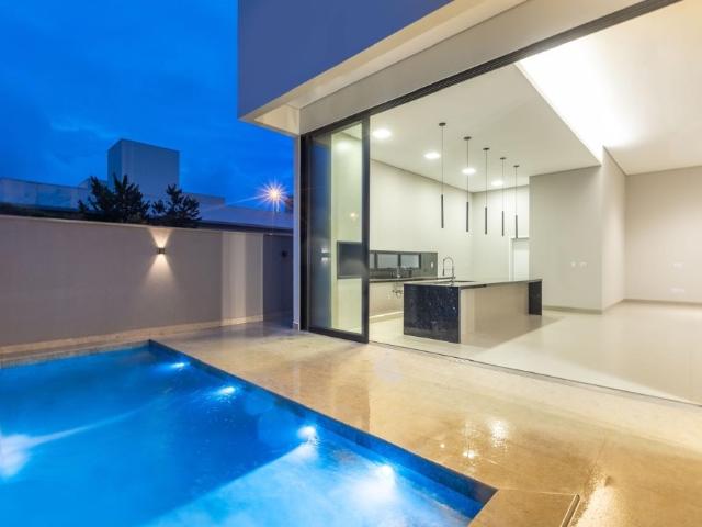 Casa / Sobrado em Condomínio para Venda em Uberlândia/MG Laranjeiras 3 Quartos