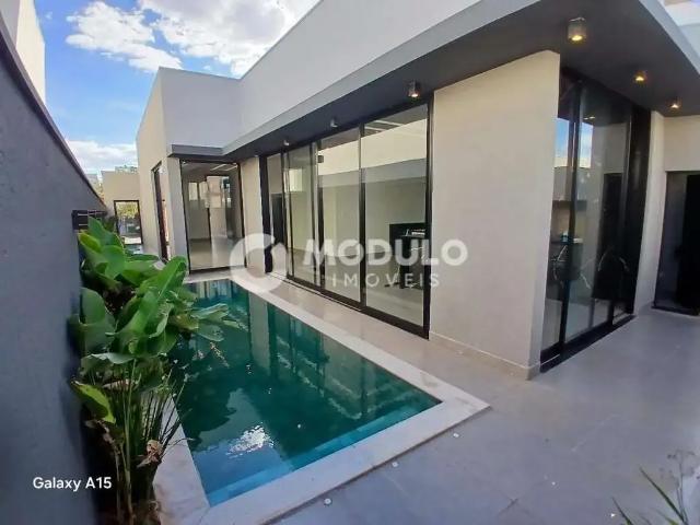 Casa / Sobrado em Condomínio para Venda em Uberlândia/MG Laranjeiras 3 Quartos