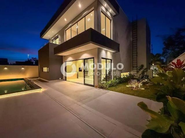 Casa / Sobrado em Condomínio para Venda em Uberlândia/MG Laranjeiras 3 Quartos