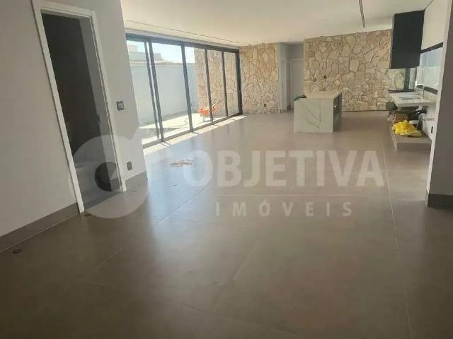 Casa / Sobrado em Condomínio para Venda em Uberlândia/MG Laranjeiras 3 Quartos