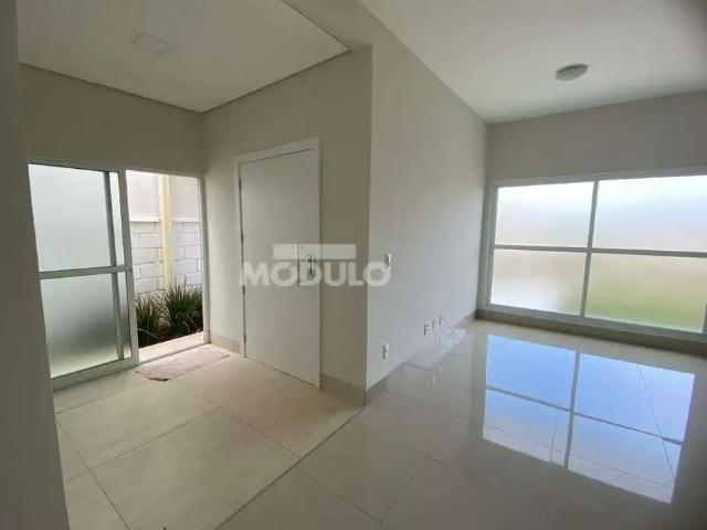 Casa / Sobrado em Condomínio para Venda em Uberlândia/MG Laranjeiras 3 Quartos