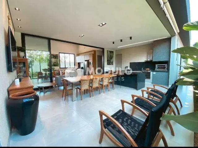 Casa / Sobrado em Condomínio para Venda em Uberlândia/MG Laranjeiras 3 Quartos