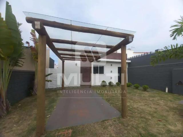 Casa / Sobrado em Condomínio para Venda em Uberlândia/MG Laranjeiras 3 Quartos