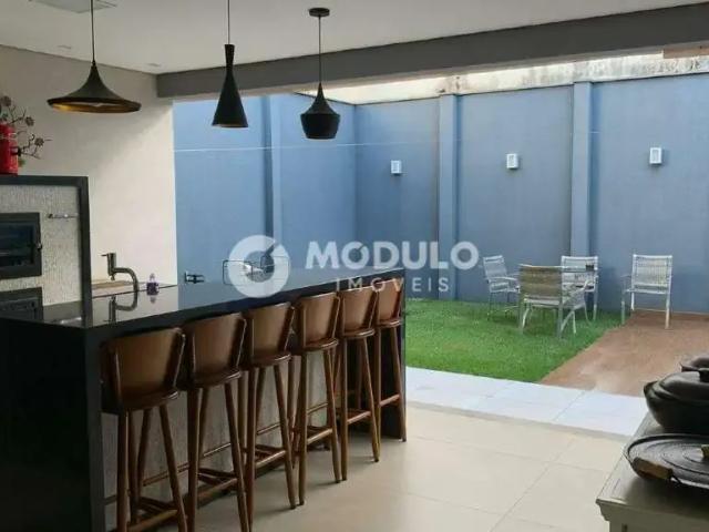 Casa / Sobrado em Condomínio para Venda em Uberlândia/MG Laranjeiras 3 Quartos