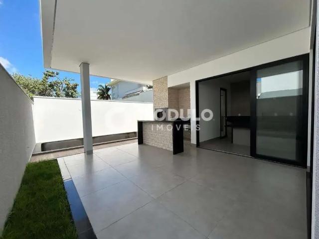 Casa / Sobrado em Condomínio para Venda em Uberlândia/MG Laranjeiras 3 Quartos