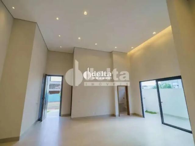 Casa / Sobrado em Condomínio para Venda em Uberlândia/MG Laranjeiras 3 Quartos