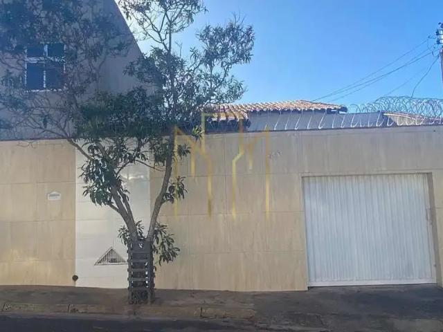 Casa / Sobrado em Condomínio para Venda em Uberlândia/MG Luizote de Freitas 3 Quartos