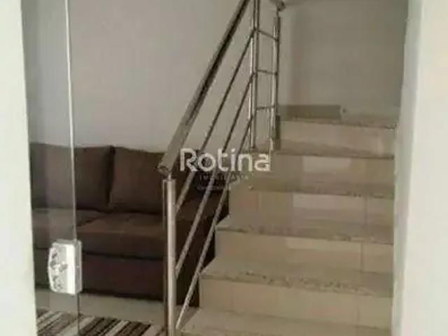 Casa / Sobrado em Condomínio para Venda em Uberlândia/MG Martins 3 Quartos