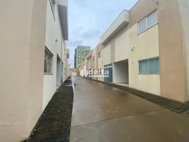 Casa / Sobrado em Condomínio para Venda em Uberlândia/MG Martins 3 Quartos
