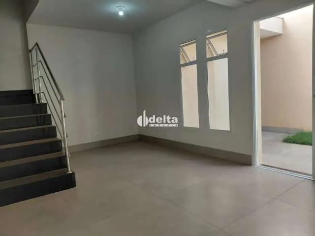Casa / Sobrado em Condomínio para Venda em Uberlândia/MG Martins 3 Quartos