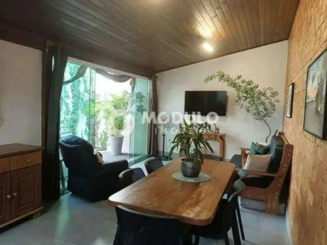 Casa / Sobrado em Condomínio para Venda em Uberlândia/MG Minas Gerais