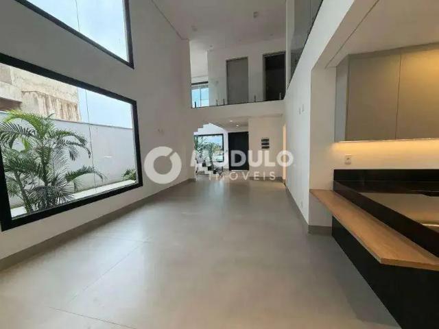Casa / Sobrado em Condomínio para Venda em Uberlândia/MG Nova Uberlândia 4 Quartos