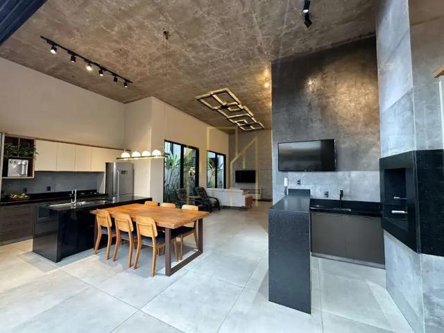 Casa / Sobrado em Condomínio para Venda em Uberlândia/MG Novo Mundo 3 Quartos