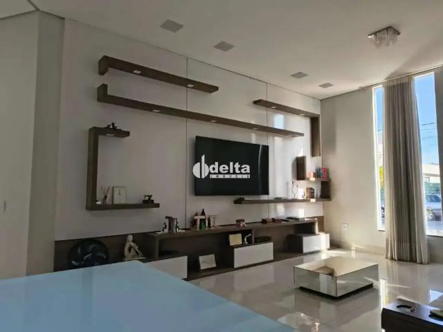 Casa / Sobrado em Condomínio para Venda em Uberlândia/MG Novo Mundo 3 Quartos
