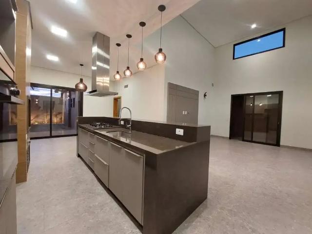 Casa / Sobrado em Condomínio para Venda em Uberlândia/MG Novo Mundo 3 Quartos