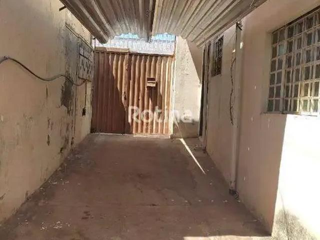 Casa / Sobrado em Condomínio para Venda em Uberlândia/MG Osvaldo Rezende 2 Quartos