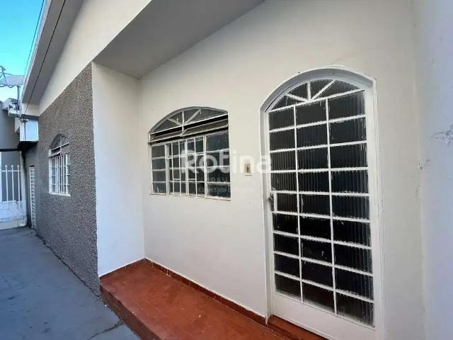 Casa / Sobrado em Condomínio para Venda em Uberlândia/MG Santa Mônica 3 Quartos