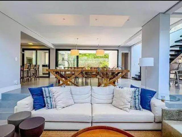 Casa / Sobrado em Condomínio para Venda em Valinhos/SP Condomínio Porto Seguro Village 4 Quartos