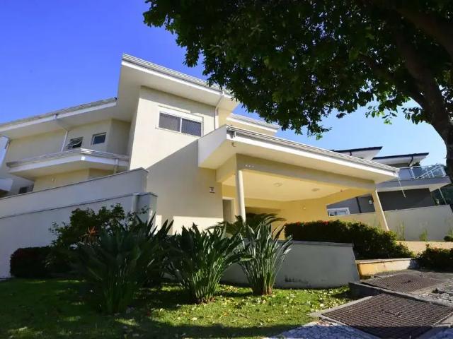 Casa / Sobrado em Condomínio para Venda em Valinhos/SP Chácaras Alpina 4 Quartos