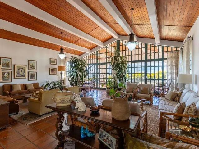 Casa / Sobrado em Condomínio para Venda em Valinhos/SP Dois Córregos 6 Quartos