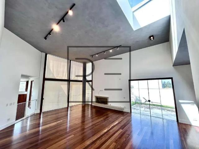 Casa / Sobrado em Condomínio para Venda em Valinhos/SP Joapiranga 4 Quartos