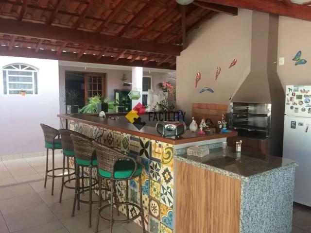 Casa / Sobrado em Condomínio para Venda em Valinhos/SP Ortizes 4 Quartos