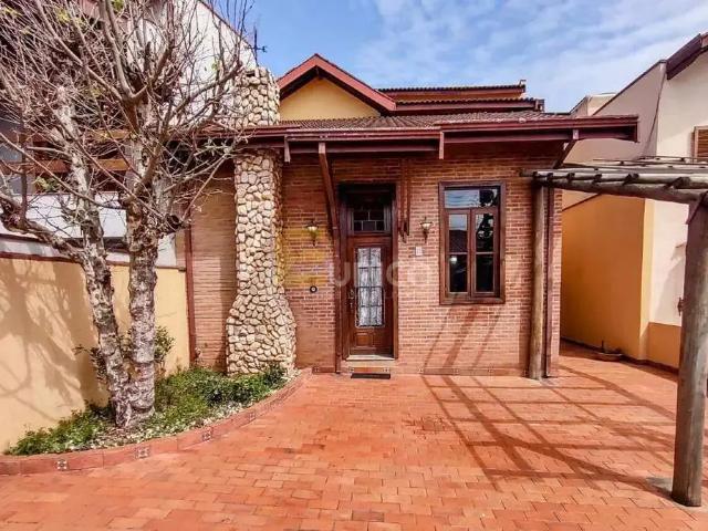 Casa / Sobrado em Condomínio para Venda em Valinhos/SP Lenheiro 4 Quartos