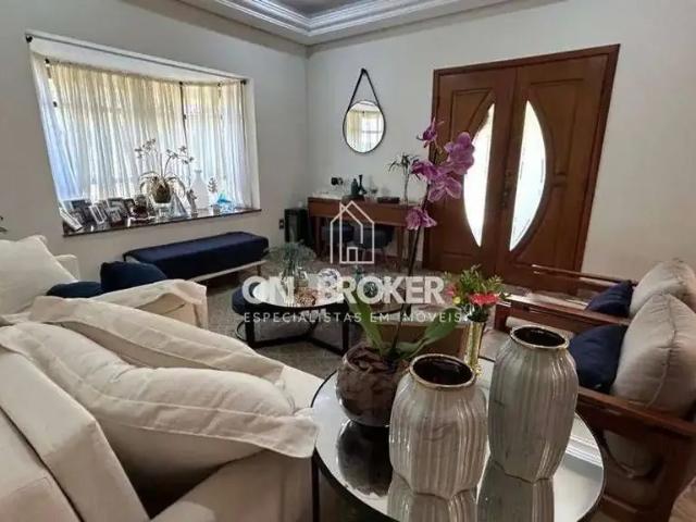 Casa / Sobrado em Condomínio para Venda em Valinhos/SP Santa Cruz 4 Quartos