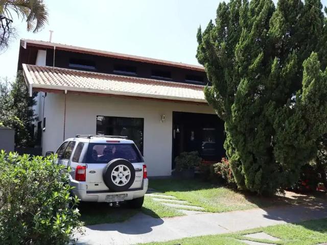 Casa / Sobrado em Condomínio para Venda em Valinhos/SP Santa Cruz 4 Quartos