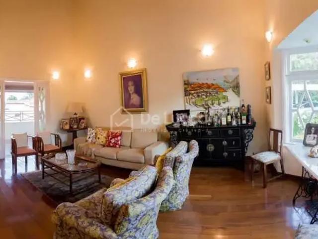 Casa / Sobrado em Condomínio para Venda em Valinhos/SP Vila Embaré 5 Quartos