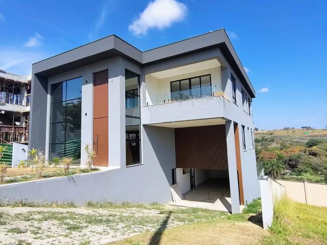 Casa / Sobrado em Condomínio para Venda em Vespasiano/MG Alphaville Vespasiano 5 Quartos