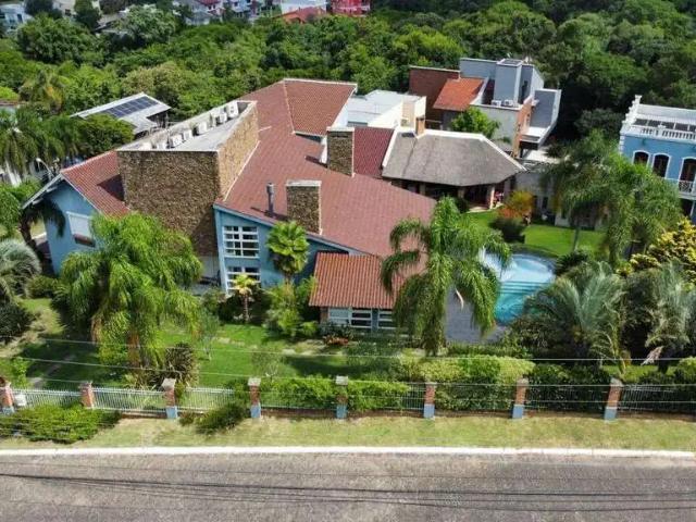 Casa / Sobrado em Condomínio para Venda em Viamão/RS São Lucas 5 Quartos