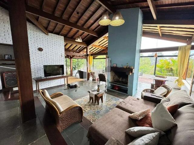 Casa / Sobrado em Condomínio para Venda em Vinhedo/SP Caixa D´Água 4 Quartos