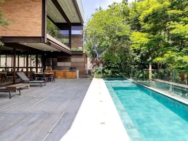 Casa / Sobrado em Condomínio para Venda em Vinhedo/SP Marambaia 7 Quartos